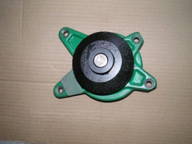 Vodná pumpa John Deere, RE557899 : MINÁRIKOVCI s.r.o.