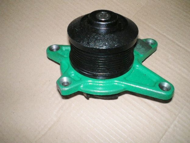 Vodná pumpa John Deere, RE557899 : MINÁRIKOVCI s.r.o.